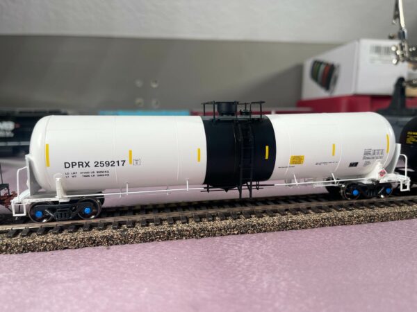 DPRX Trinity 31K Tank Car | Hauling huge ethanol and more.